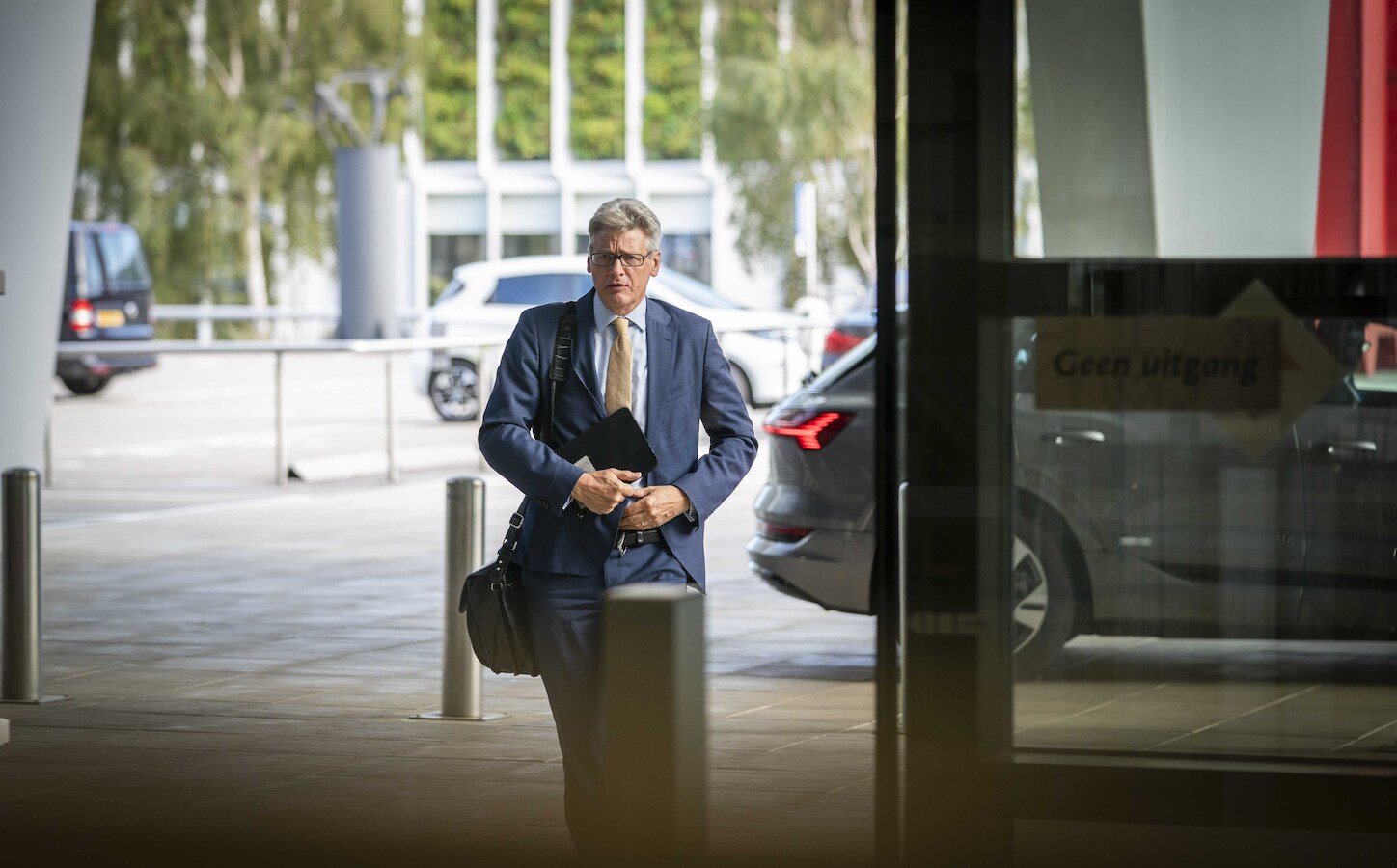 Hoe een verloren camera het uitvoeren van seances tussen kindergrafjes ...