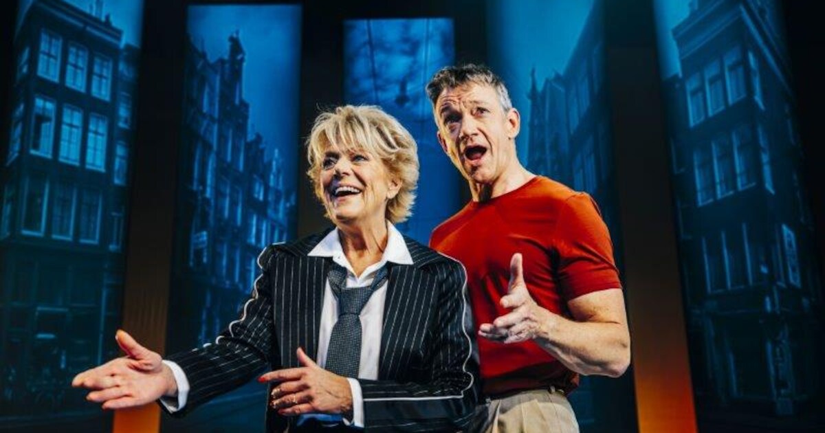 Simone Kleinsma geeft voorstelling in Tiel | Regio | De Gelderlander.nl