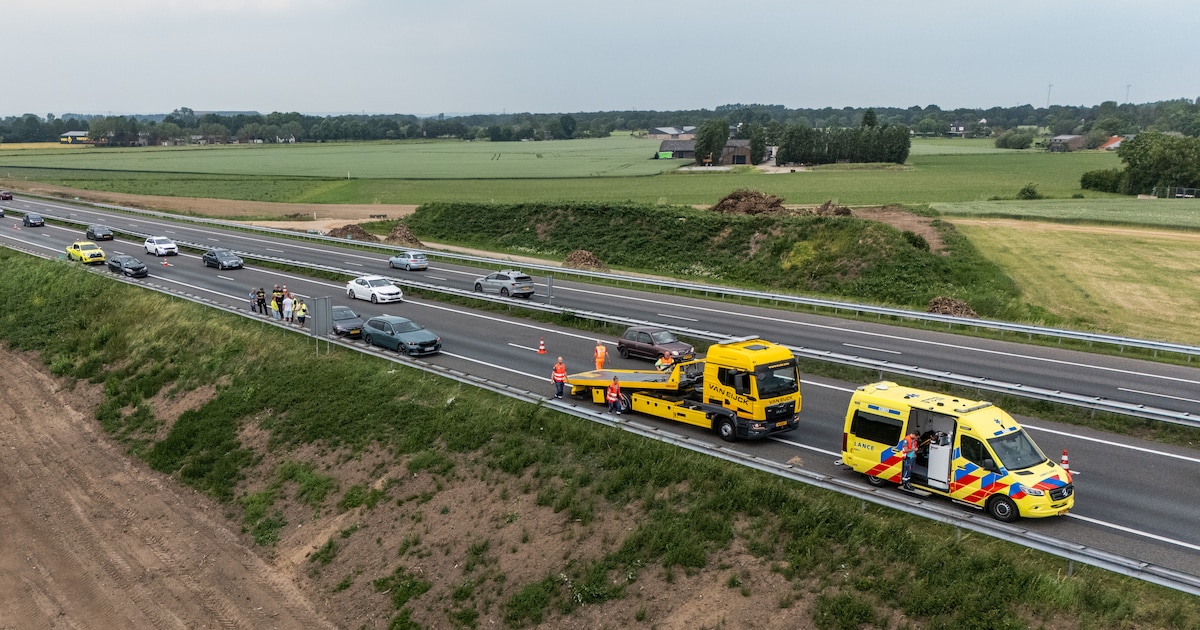 Meerdere voertuigen betrokken bij ongeval op A12 bij Zevenaar | Regio ...