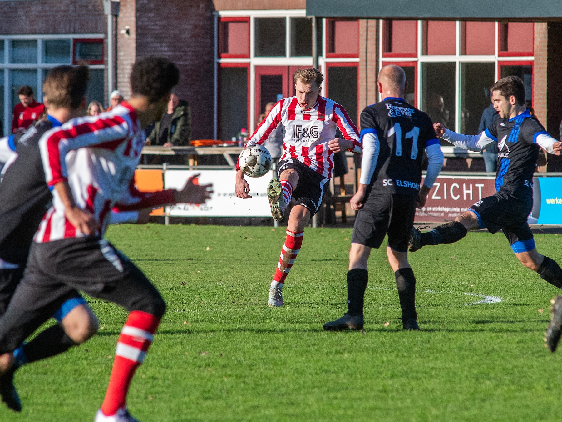 TikTok-fenomeen Spider Ali wandelt door Doetinchem: ‘Wat een aardige ...