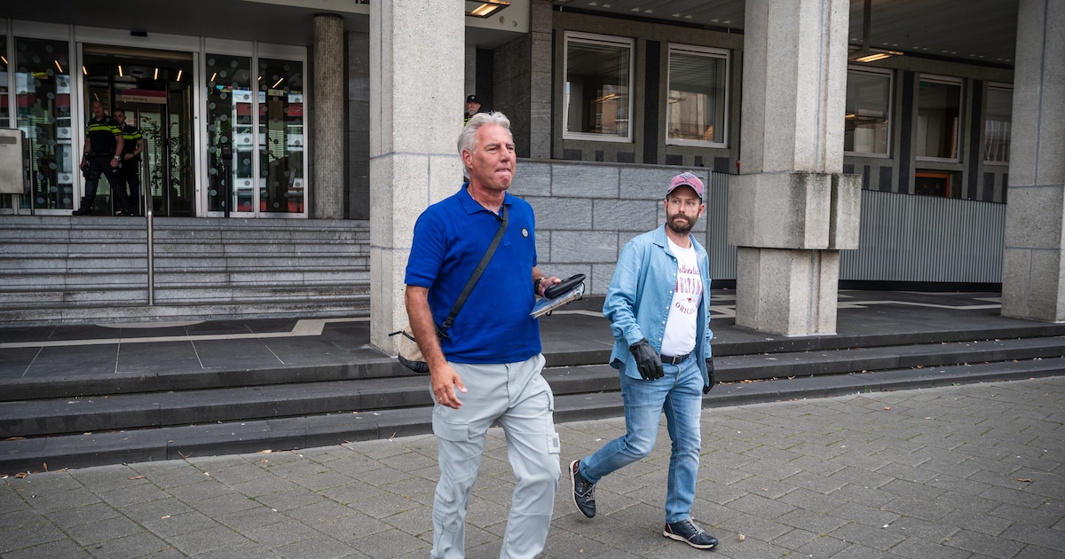 Rechter ontneemt Pegida-man Edwin Wagensveld het woord: 'U heeft geen spreekrecht' | Arnhem | De ...