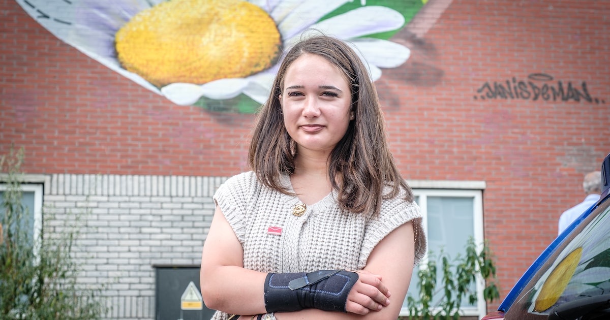 Derya (14) ziet kunstwerk over toeslagenaffaire onthuld: ‘Cool’, maar ...