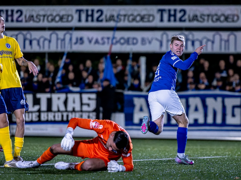 Twan Weghorst (het broertje van) over zijn werk als piloot, Ajax-spits ...