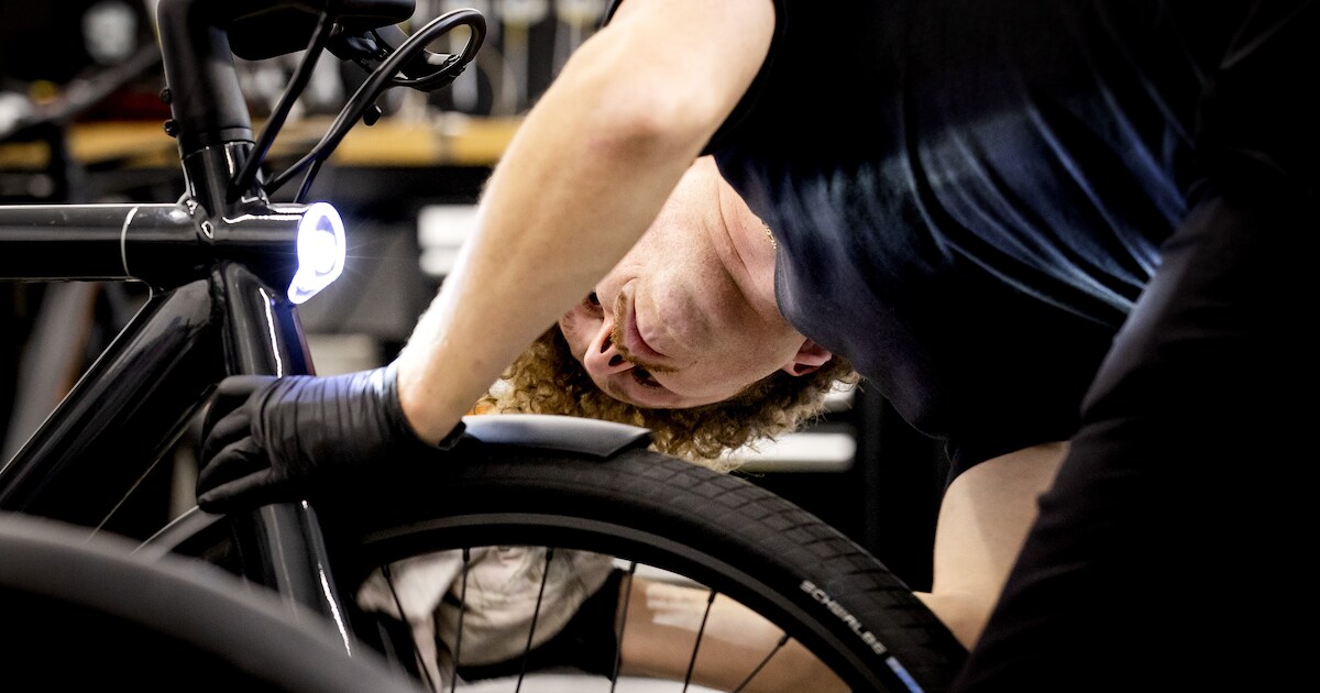 Repair Café Buren klaar voor zomerklussen | Buren | gelderlander.nl