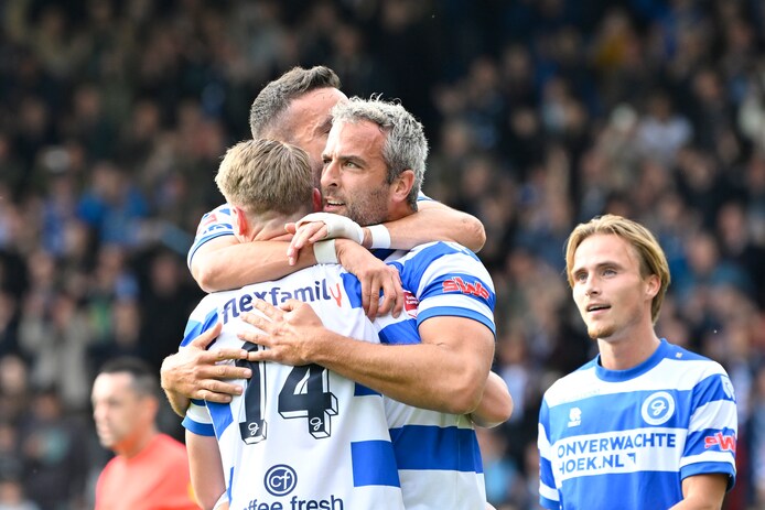 De Graafschap zet Vitesse weg in door vuurwerk ontsierde derby: rode ...