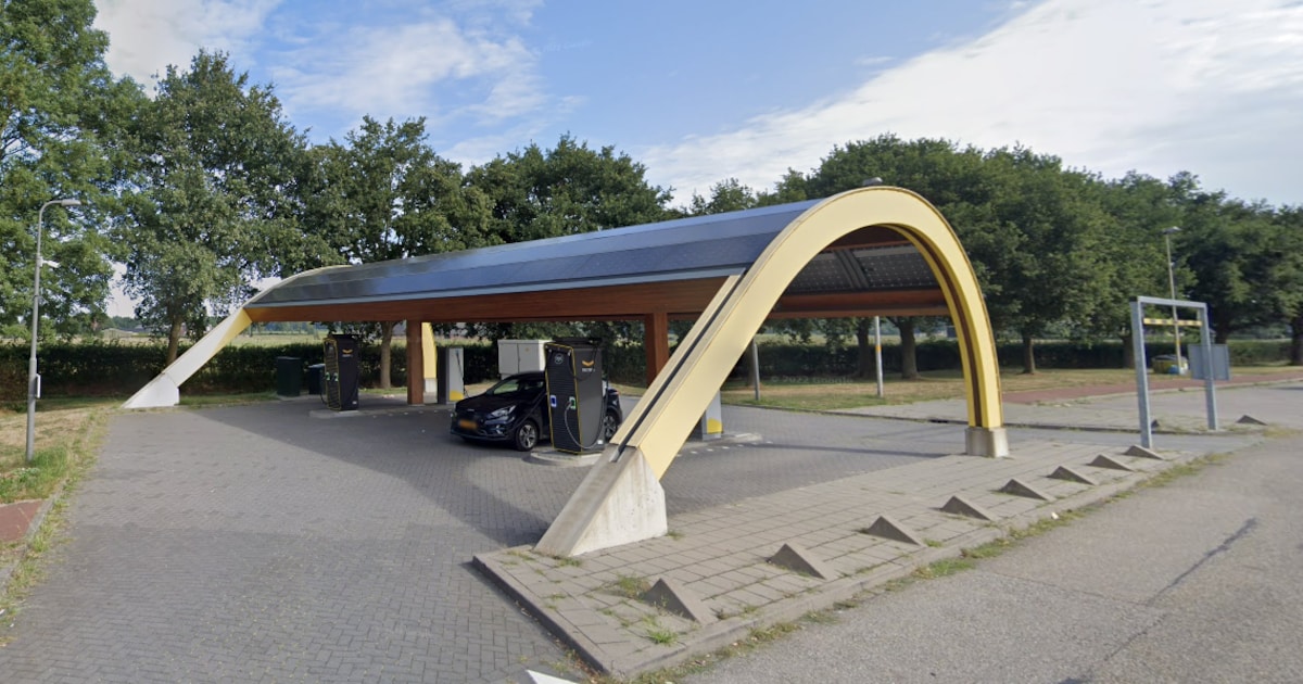 Nieuw oplaadstation voor elektrische voertuigen langs de A18 | Regio ...
