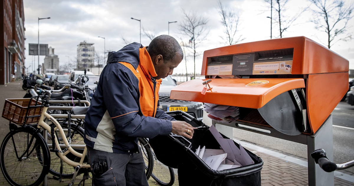 PostNL gaat brievenbus­sen niet meer ’s avonds legen: ‘Sturen nog maar ...