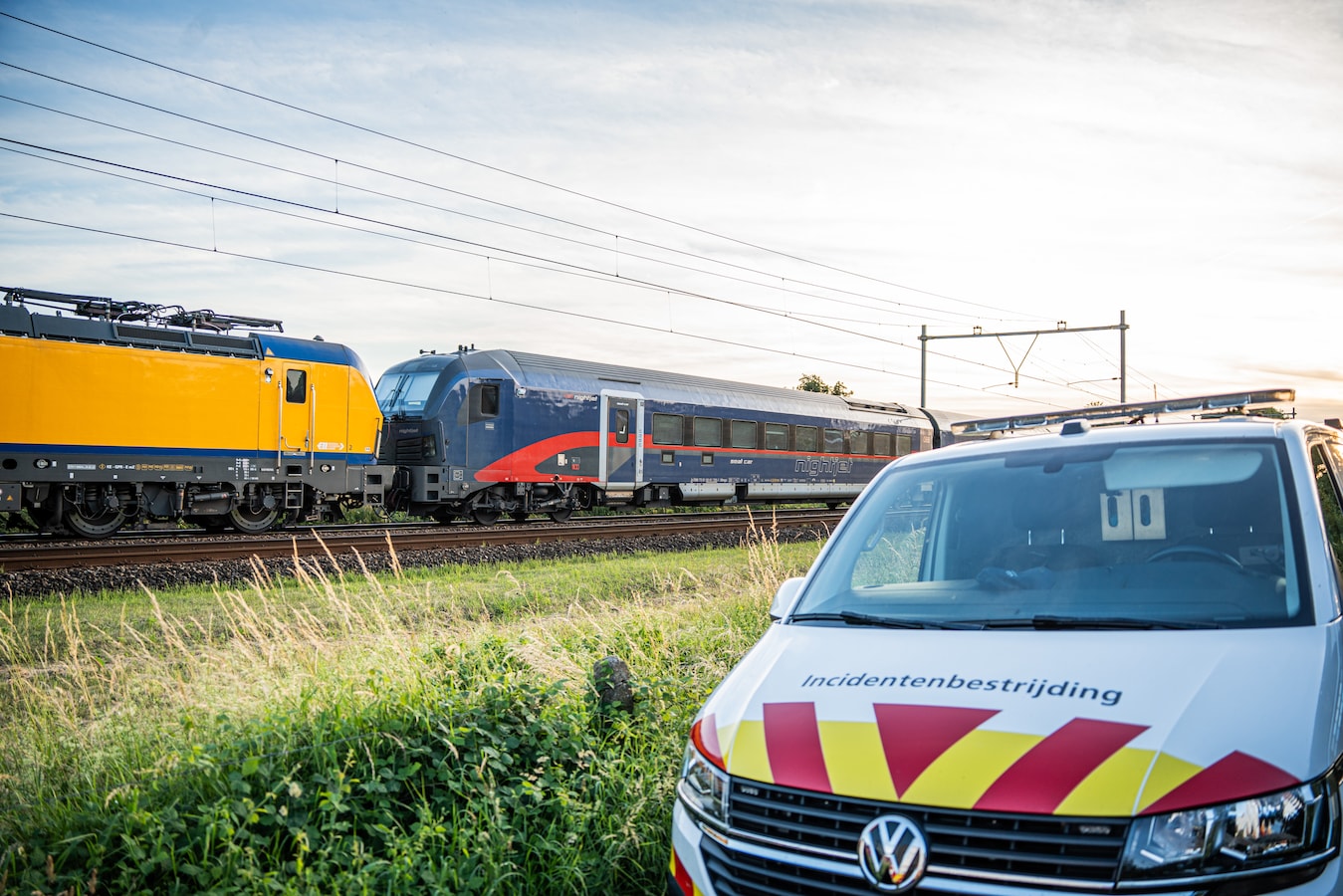 Internationale trein met 500 passagiers gestrand bij Zevenaar | Foto ...