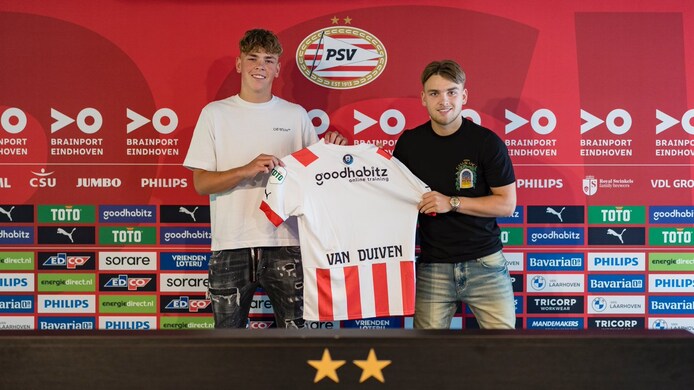Robin van Duiven timmert aan de weg in de jeugdopleiding van PSV en ...