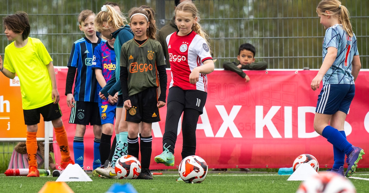 Ajax Kids Tour trekt minder kinderen dan gedacht, maar Suus (10) blijft ...