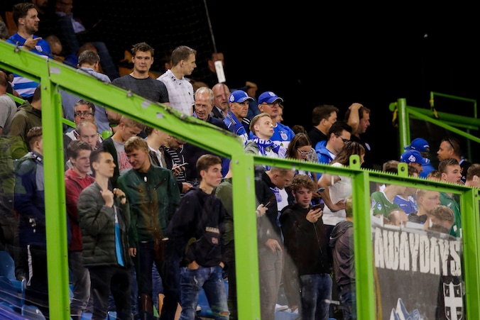 Voorzitter supportersclub PEC Zwolle doet aangifte tegen politie ...
