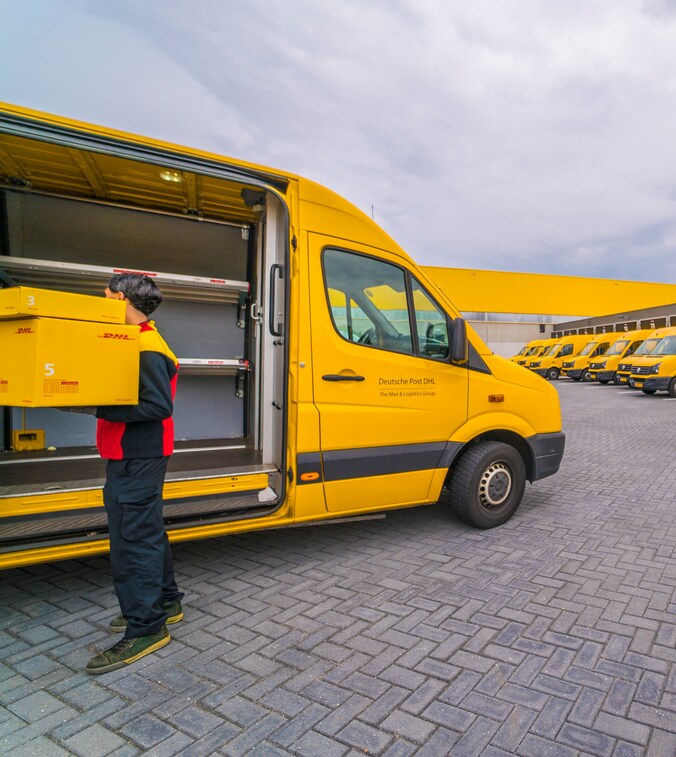 Spoedbezorgers DHL staken vandaag, bezorgdienst noemt actie een ...