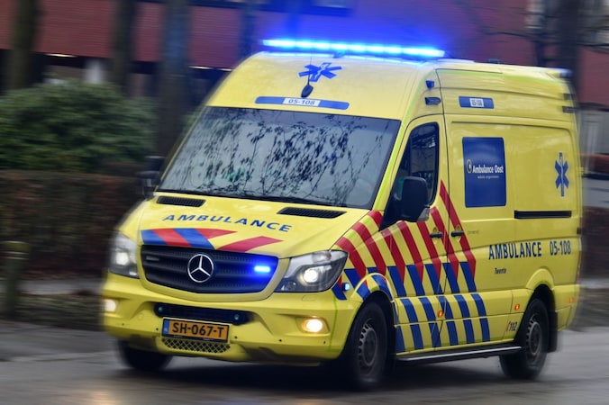 Mag je door rood rijden als er een ambulance, brandweerauto of politie ...