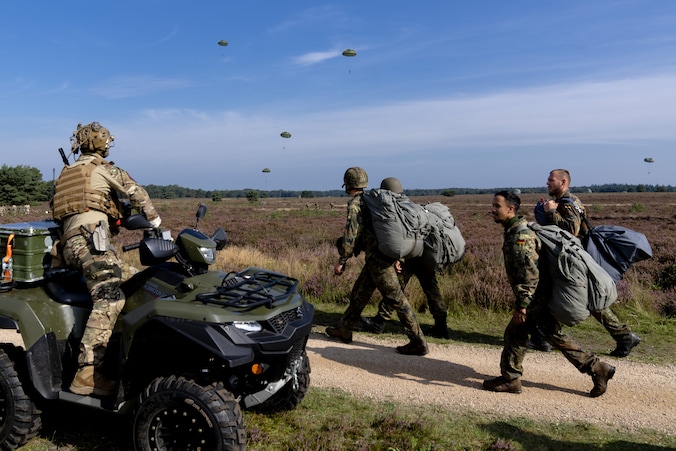 Defensie vliegt komende weken extreem laag over Oost-Nederland: ‘Ja ...