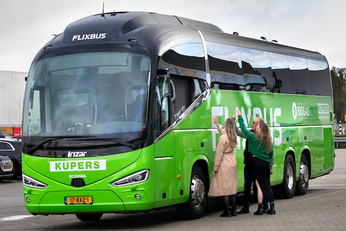 ‘Highway to Hel’ maakt comeback: omstreden bus 666 gaat weer rijden in ...