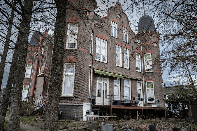 Einde voor bedrijf achter ‘horrorverpleeghuis’ De Steeg: rechtbank ...