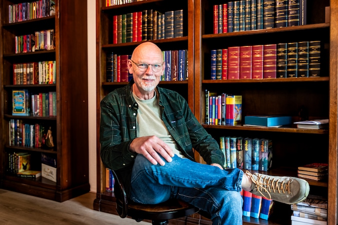 Jan heeft grootste collectie unieke Harry Potter-boeken van Europa ...
