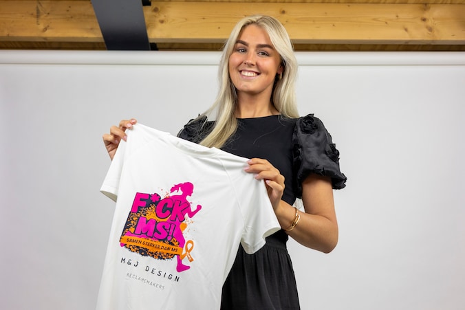 Sam (24) pakt een kop thee en voelt de warmte niet meer: zo begint haar ...