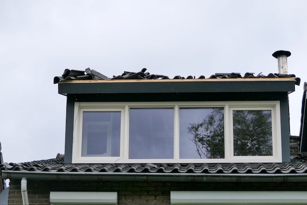 ‘Kortdurende tornado’ trekt spoor van vernieling door Glanerbrug ...