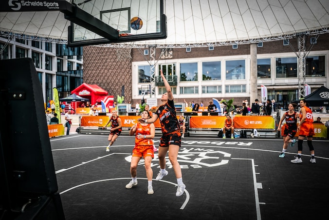 Basketballen (3x3) op Arnhemse markt met een olympisch kampioen ...