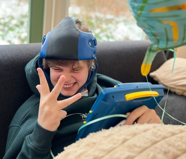Jonathan (20) had duizenden epilepsieaanvallen, toch gingen altijd drie ...