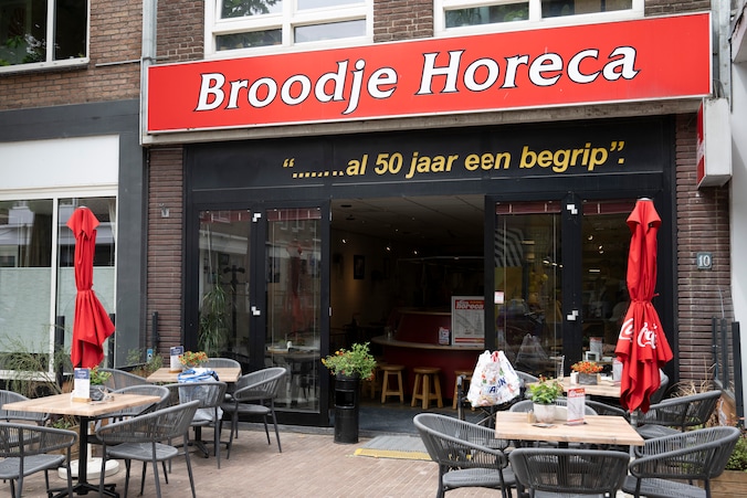 ‘Je ziet geen broodje meer, alleen vlees’: dit is het Nijmeegse broodje ...