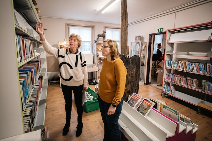 AleBieb wil geen biebje spelen maar de Aarlese jeugd wel aan ’t lezen ...