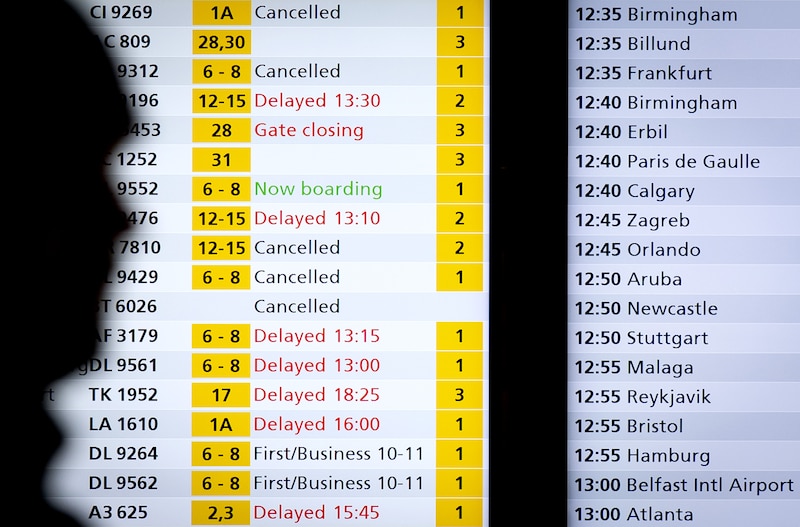 LIVE code oranje | Grote hinder bij openbaar vervoer door winters weer ...