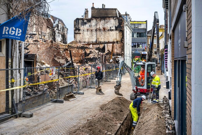 ‘Woonklaar’ maken van straat na stadsbrand gloort; laatste 25 bewoners mogelijk woensdag terug ...