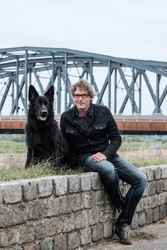 Bas Steman (47) uit Zutphen: 'Tevreden is dodelijk voor geluk' | Mijndg ...