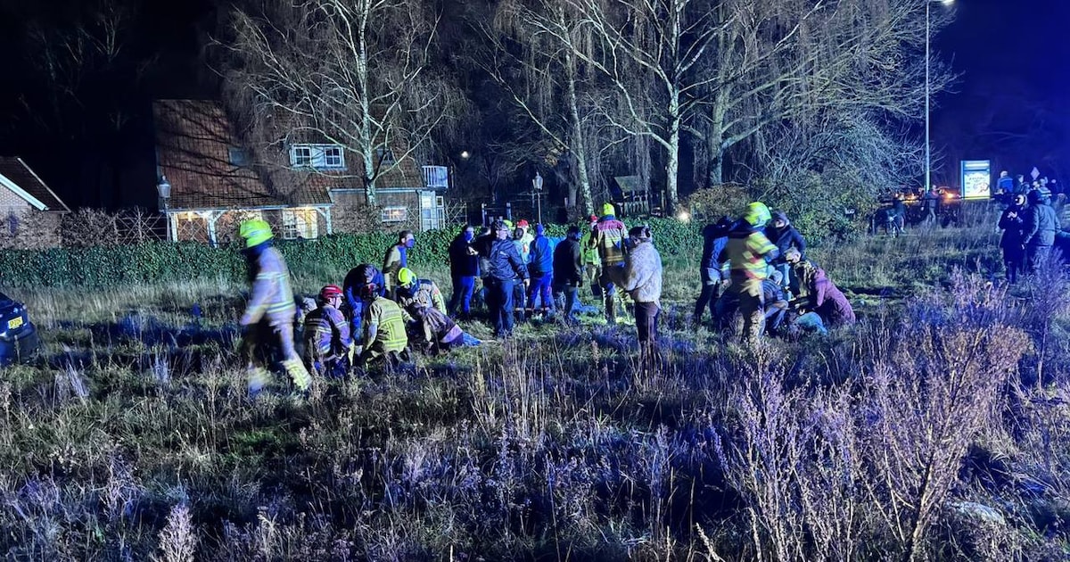 LIVE | Negen gewonden nadat auto inrijdt op groep toeschouwers bij ...
