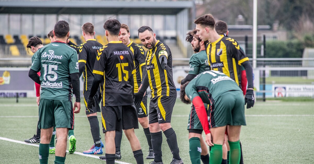 Seref Kaya leidt bij Theole zijn eigen teamgenoten op: ‘Mooi te zien ...