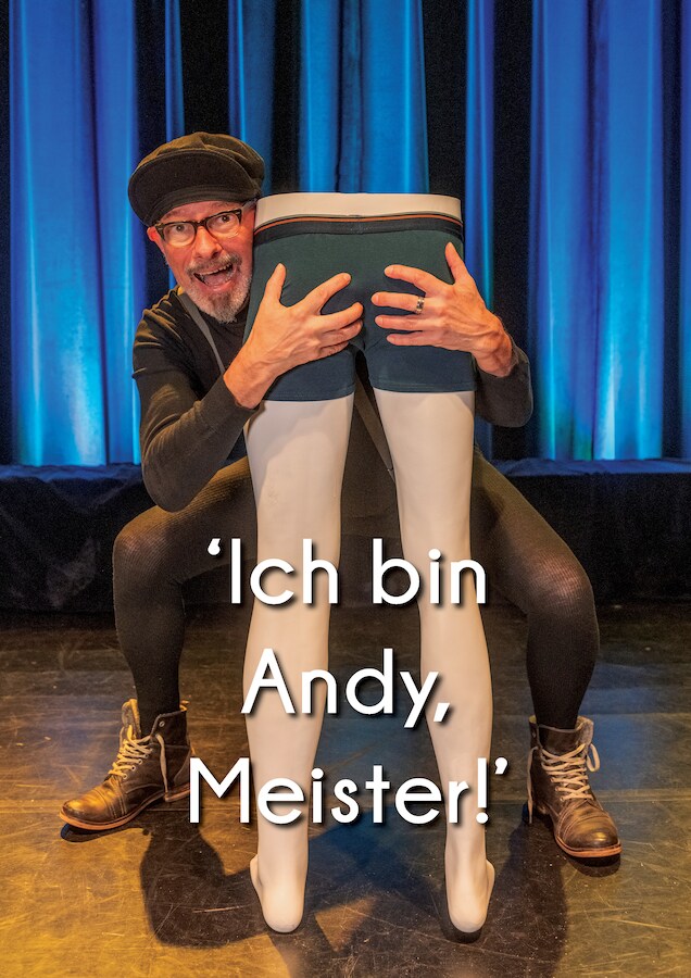 Andy Marcelissen treedt op in Oploo | Foto | gelderlander.nl