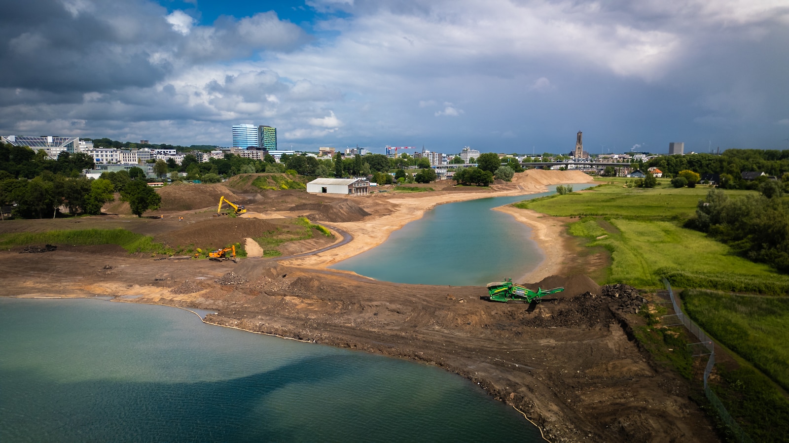 Woningen op palen en terpen in buitendijks Arnhem; Meijnerswijck krijgt steeds meer vorm | Foto ...