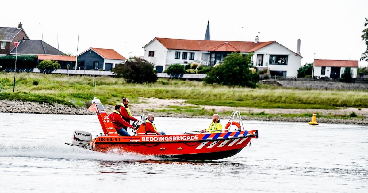 Nijmeegse Reddingsbrigade oefent voor Waalcrossing: ‘Probeer niet met ...