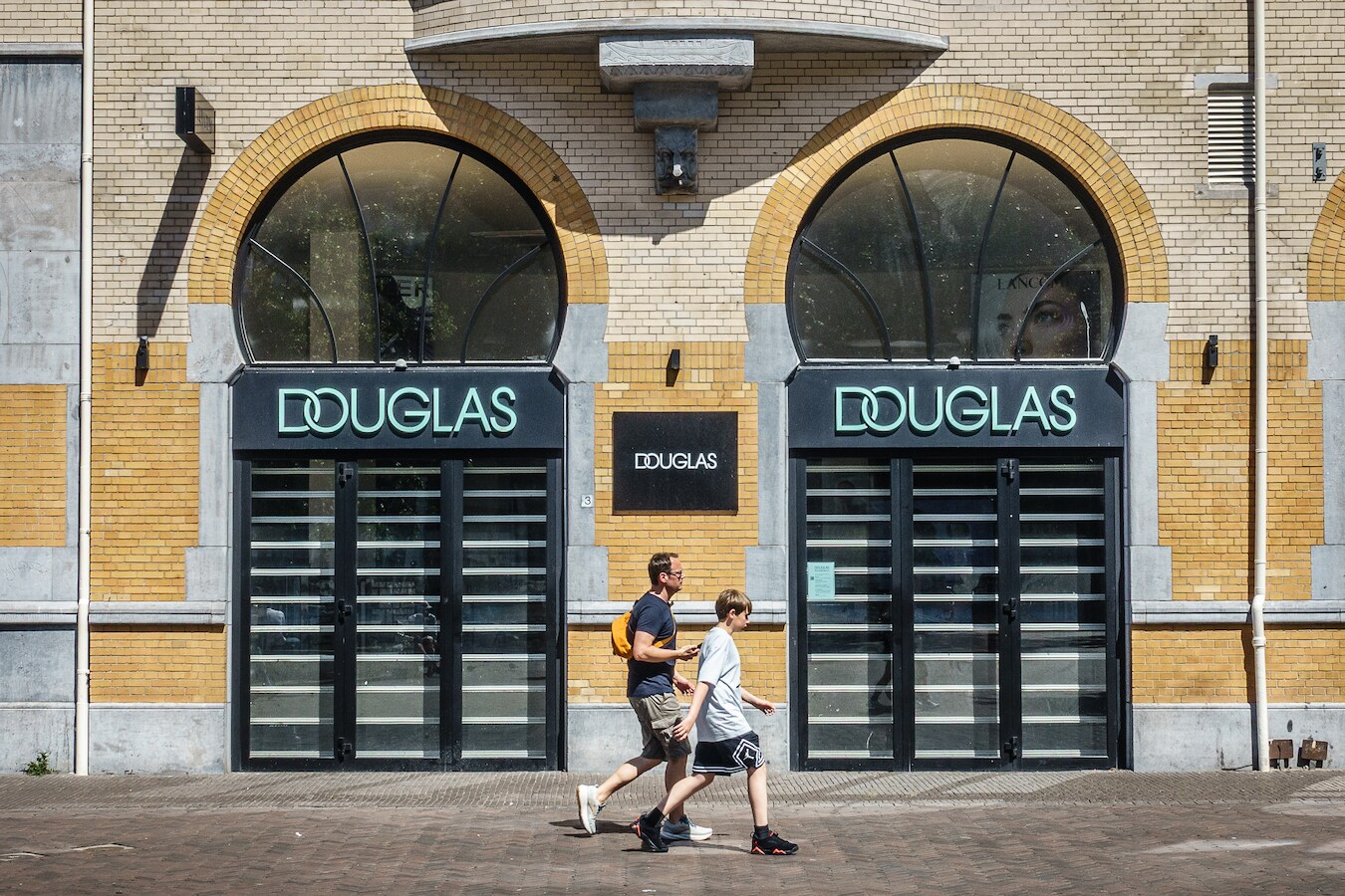 Verbaasde blikken in drukste winkelcentrum van Nederland: zijn de ...