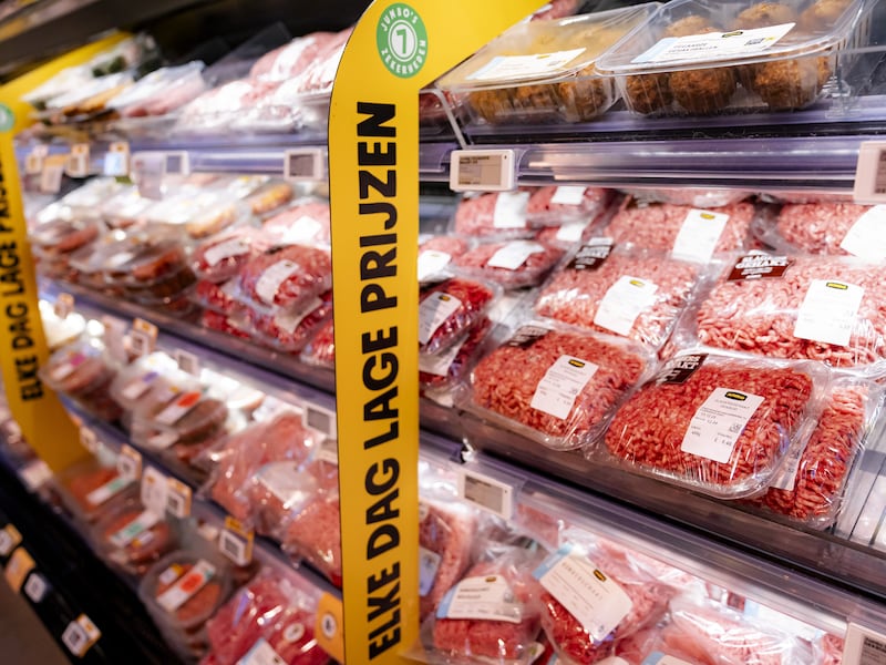 Pakje shag voor 25 euro? Over de grens kost-ie minder dan de helft ...