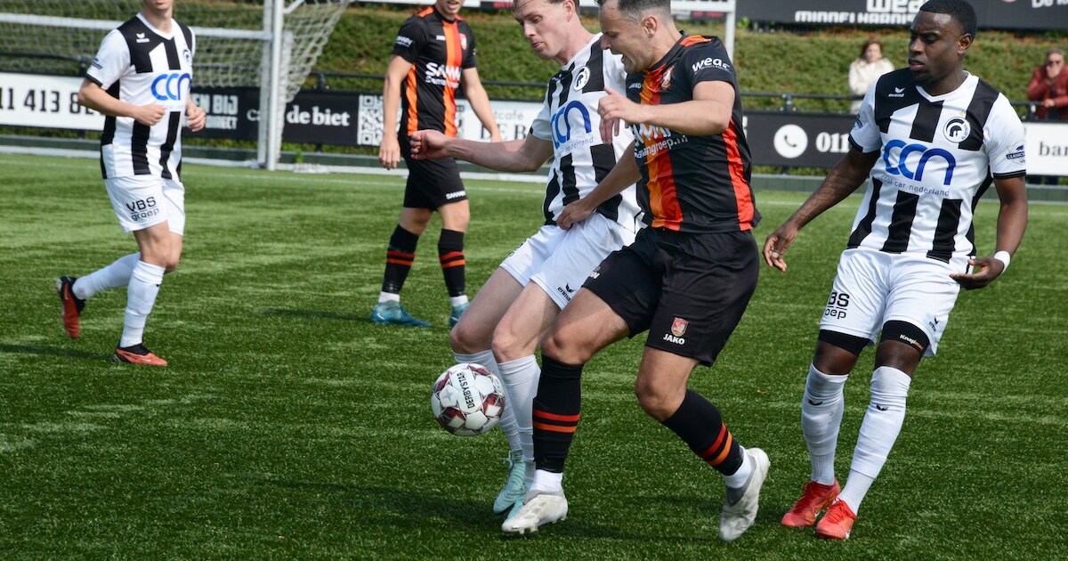 Weer loopt Achilles’29 promotie mis, doelman van Woezik raakt bij het ...