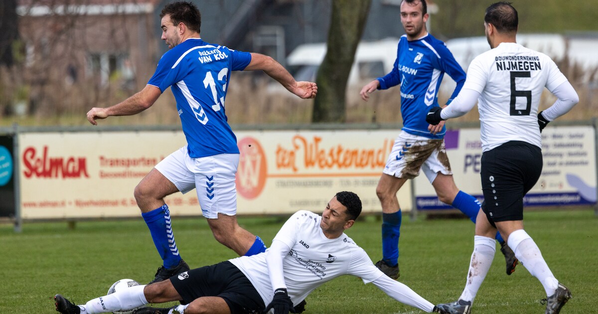 Trainer Bas Brom maakt speler Bas Brom langzaam overbodig bij GVA 1 ...