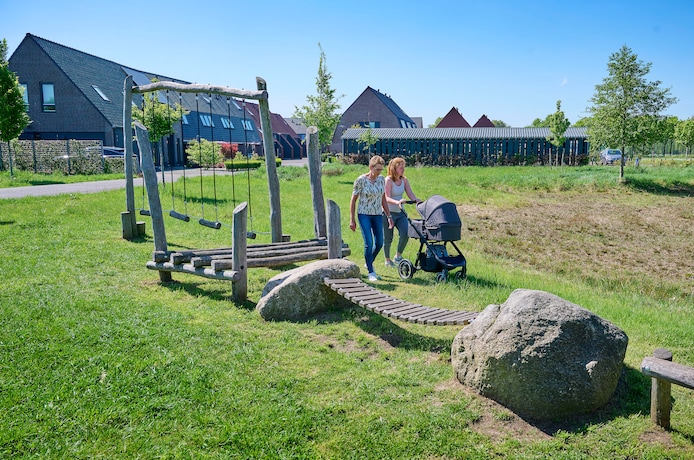 Uit heel Nederland komen ze kijken in Veghels Buiten. ‘Bouwen kan ook ...