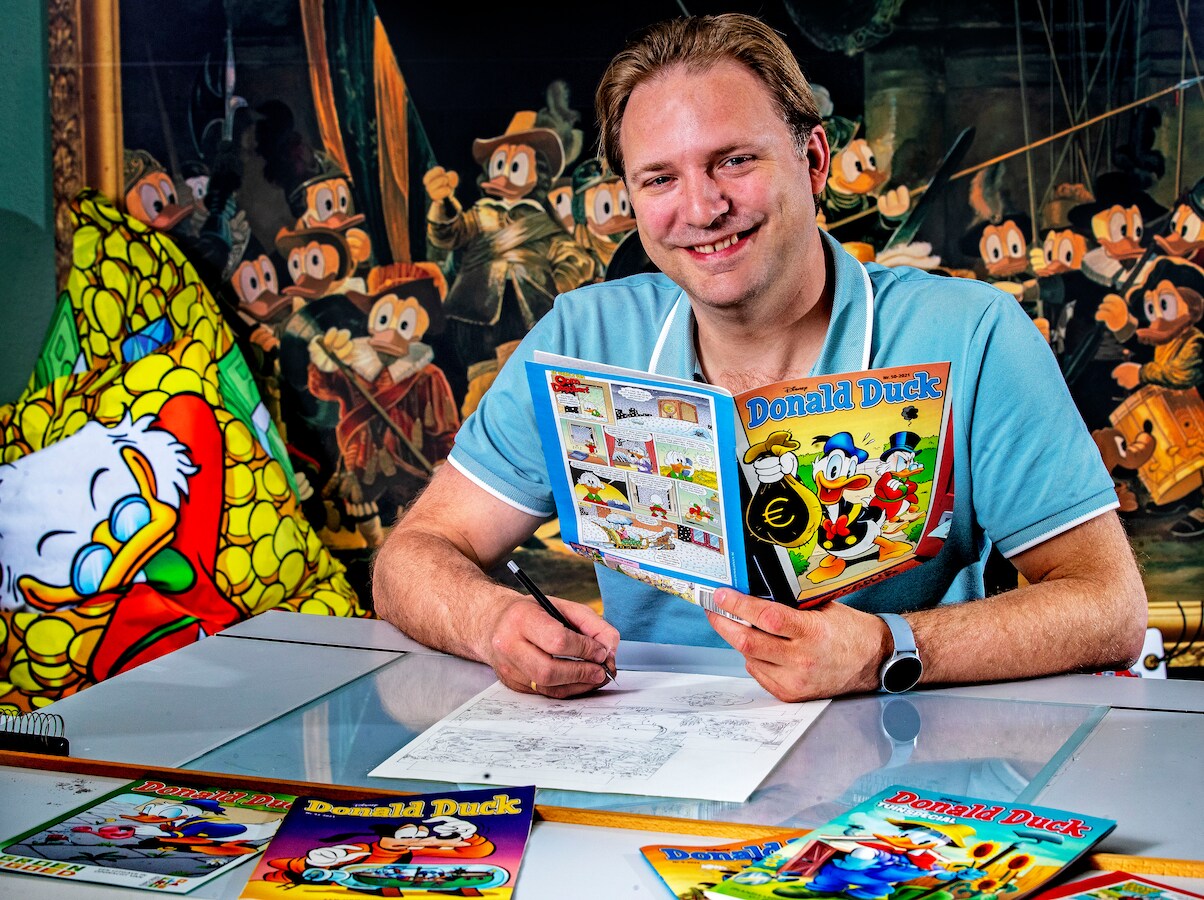 Tim tekent voor Donald Duck: ‘Vind hem het leukst als hij lekker ...