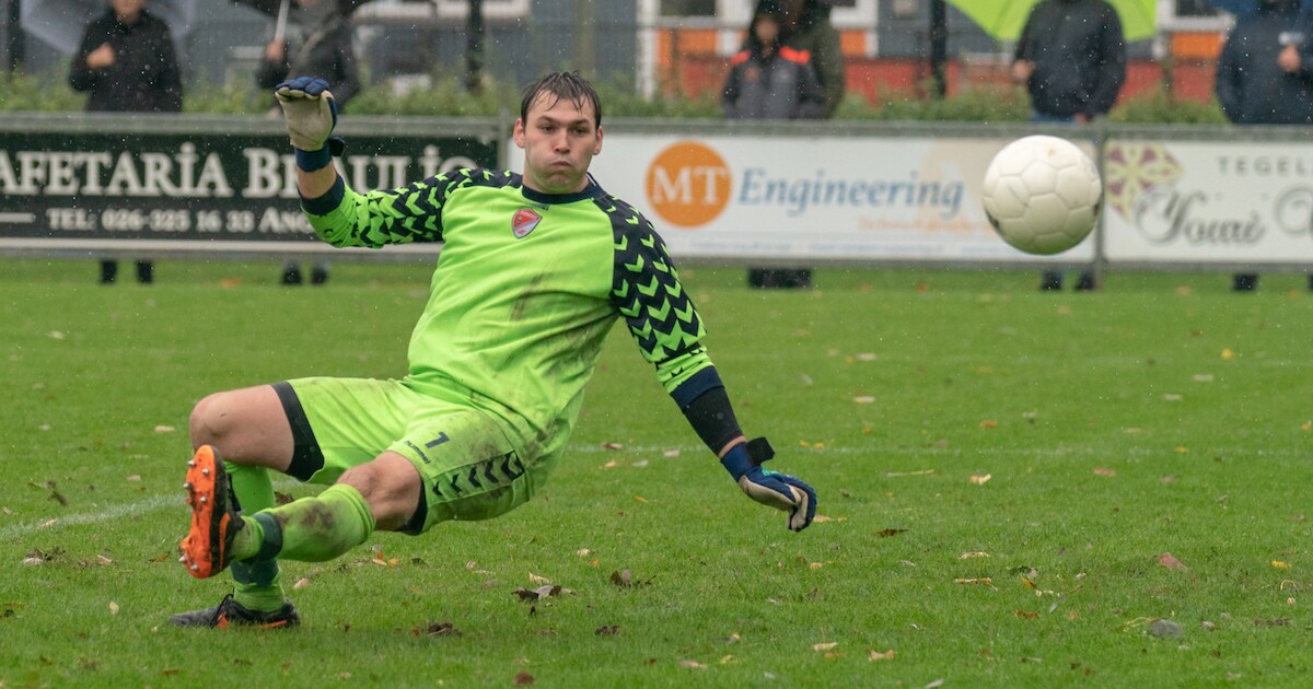 Doelman Tim Buurman komt overal in Europa, behalve op het trainingsveld ...