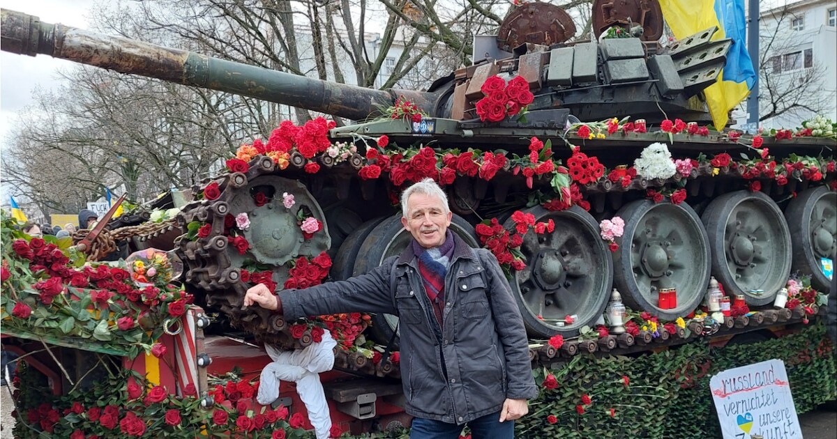 ‘Vermomd’ als museumstuk haalde Gerard (67) een Russische tank ons land ...