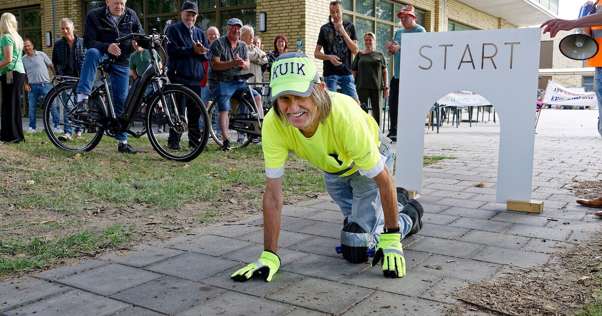 Jos (76) kruipt 3 kilometer door Schijndel, en dat idee ontstond in de ...