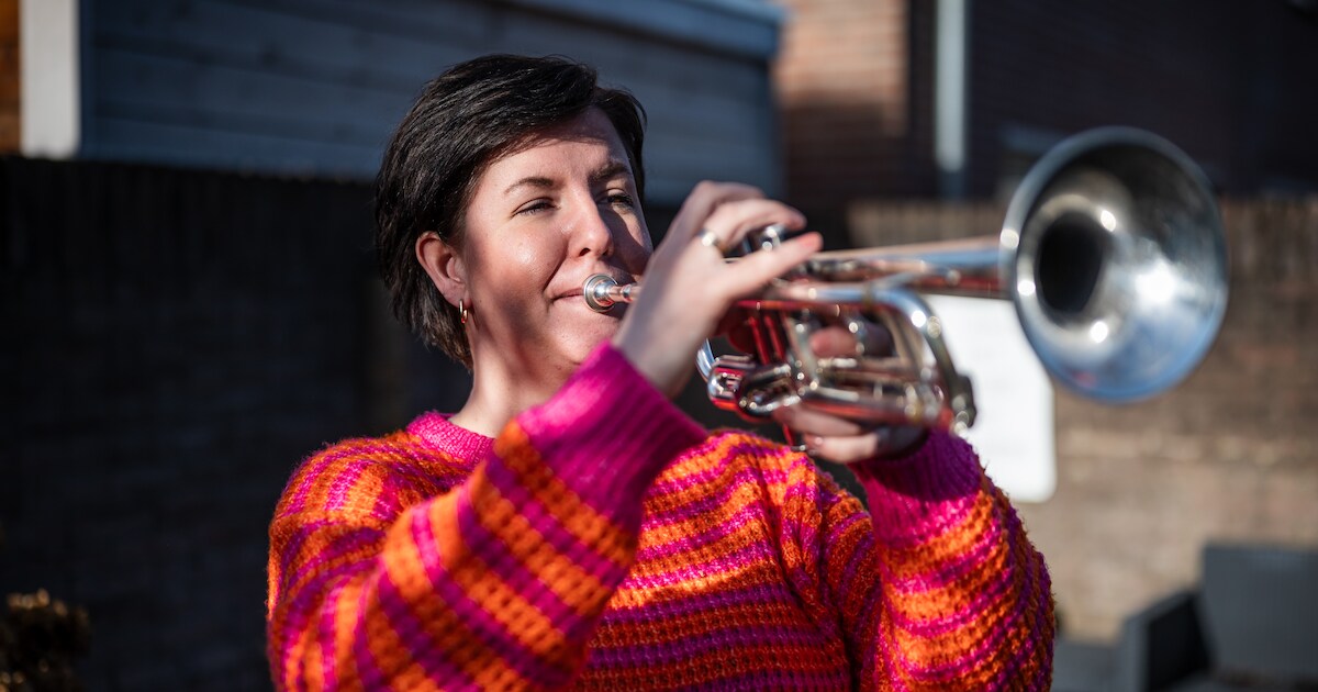 Jantine heeft met blaaskapel Zimpelsat laatste noten gespeeld: ‘Samen ...