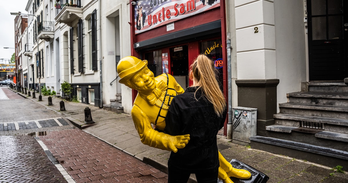 ‘Racistische’ butler van Arnhemse coffeeshop Uncle Sam voortaan veilig ...
