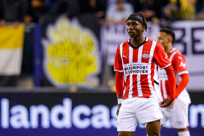 PSV laat twee talenten vertrekken uit Eindhoven, waarvan er één flink ...