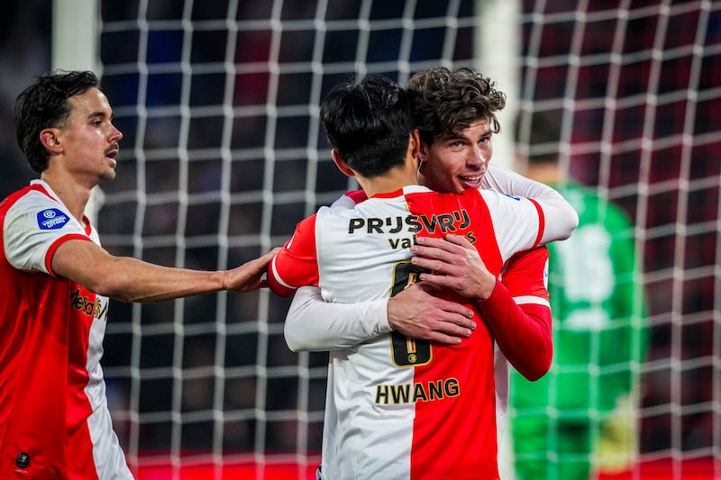 LIVE eredivisie | Feyenoord zakt ver weg in tweede helft en slikt ...