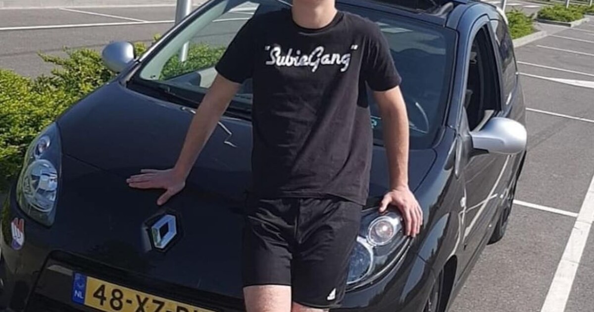 Jonno (19) verongelukt in zijn geliefde auto Rory; vrienden eren hem ...
