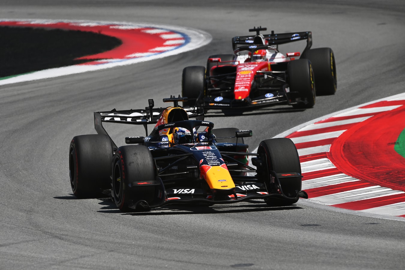 LIVE Formule 1 | Max Verstappen in niemandsland in eindfase race, Lewis ...